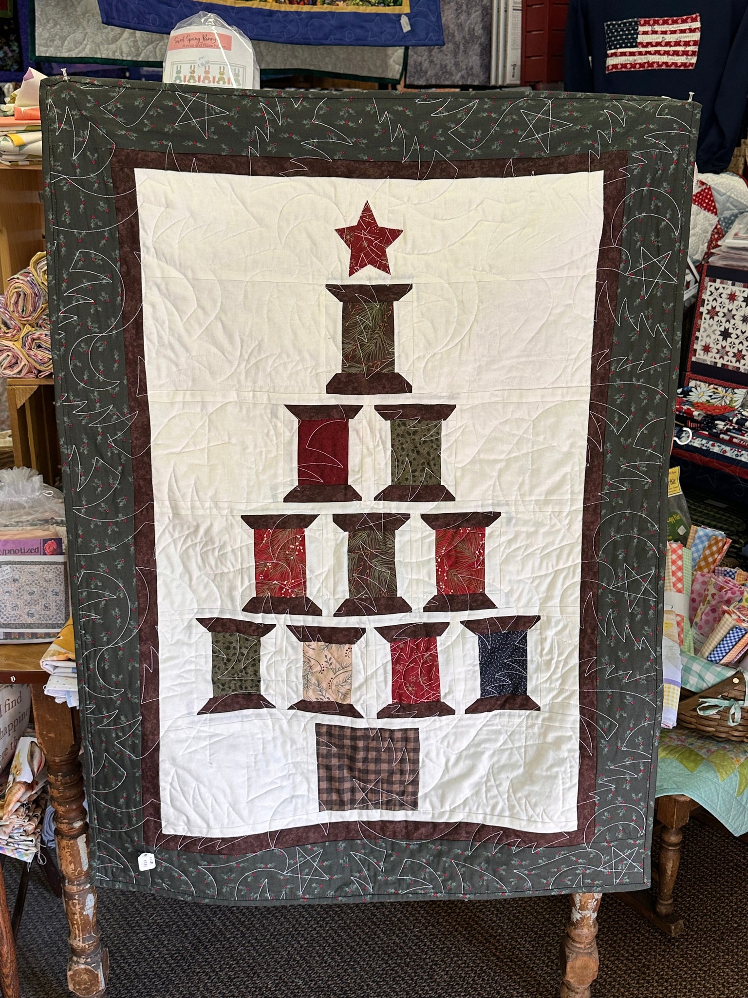 Christmas Wall Hanging | Log Cabin Quilt Shop
