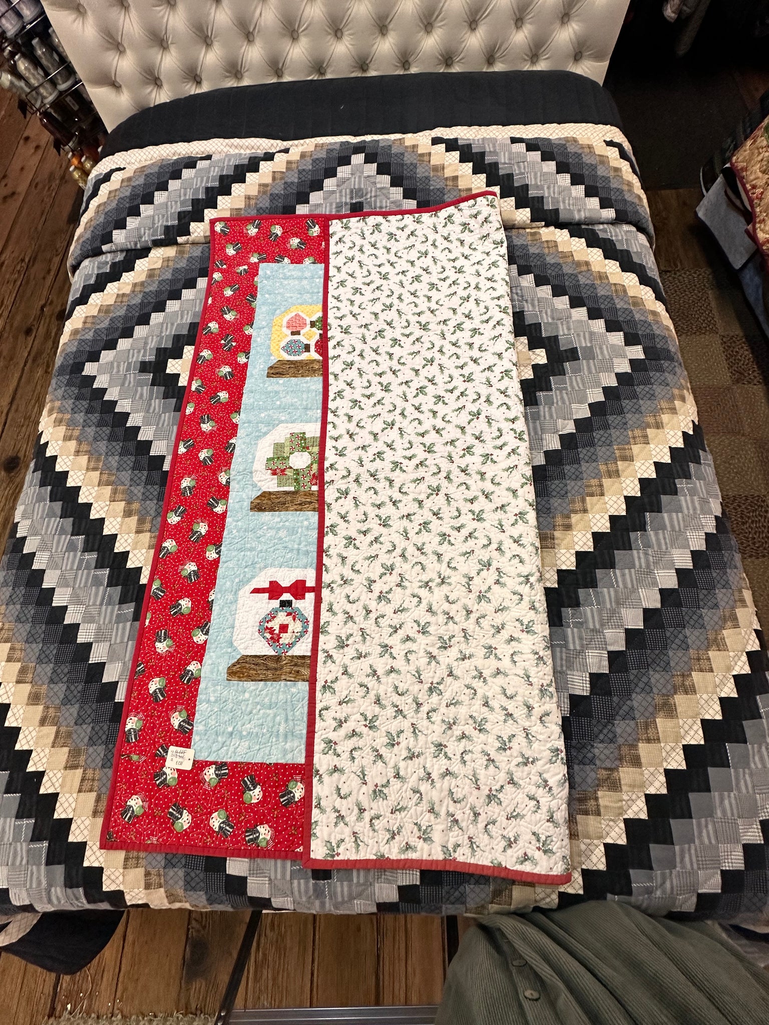 Lori Holt CHRISTMAS WALL HANGING | Log Cabin Quilt Shop